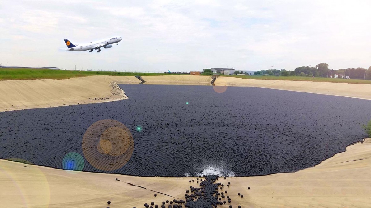 Water-filled Bird Ball™ at Brussels Airport - References - Euro-matic